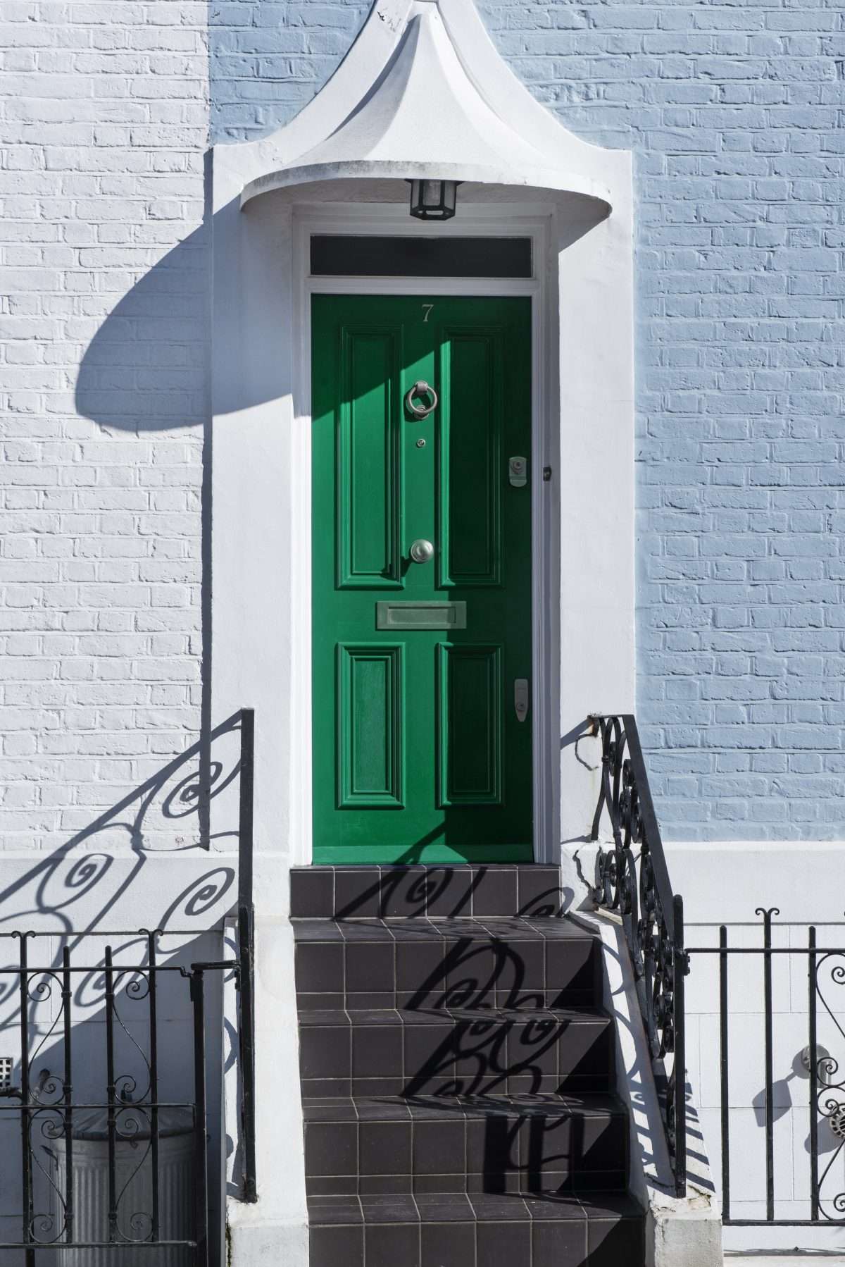 20 Inviting Front Door Entryway Design Ideas for a Warm Welcome